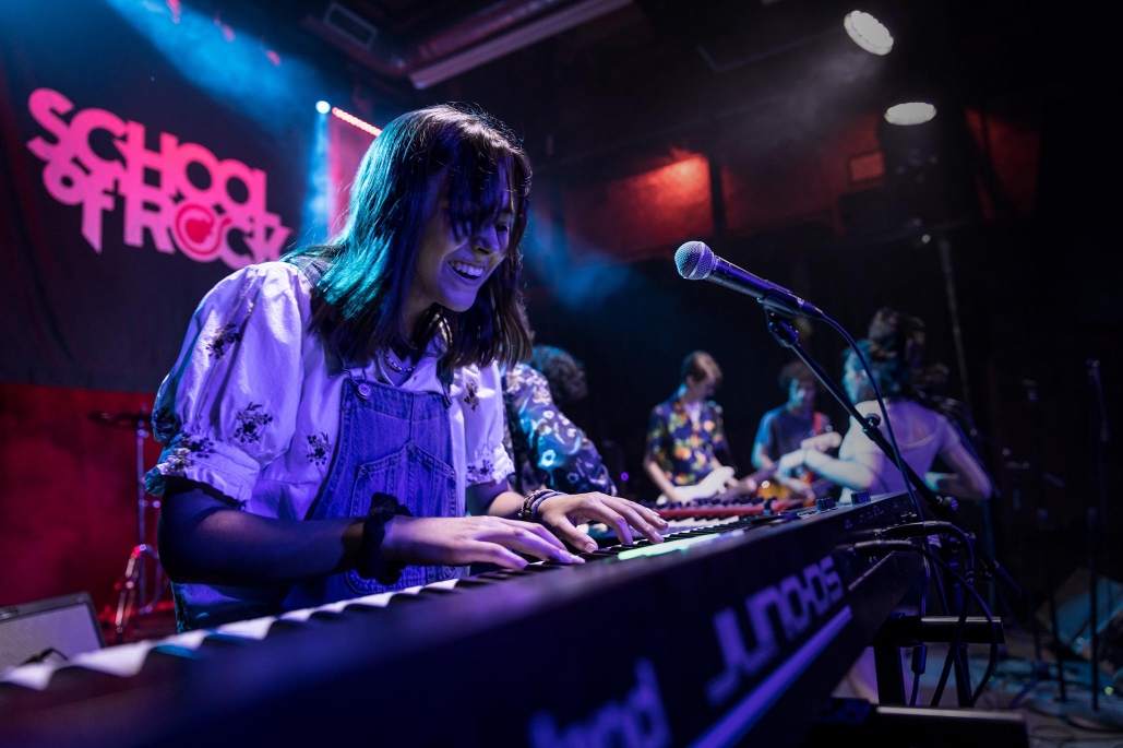 Tips on How to Play a Keyboard in a Rock Band | School of Rock
