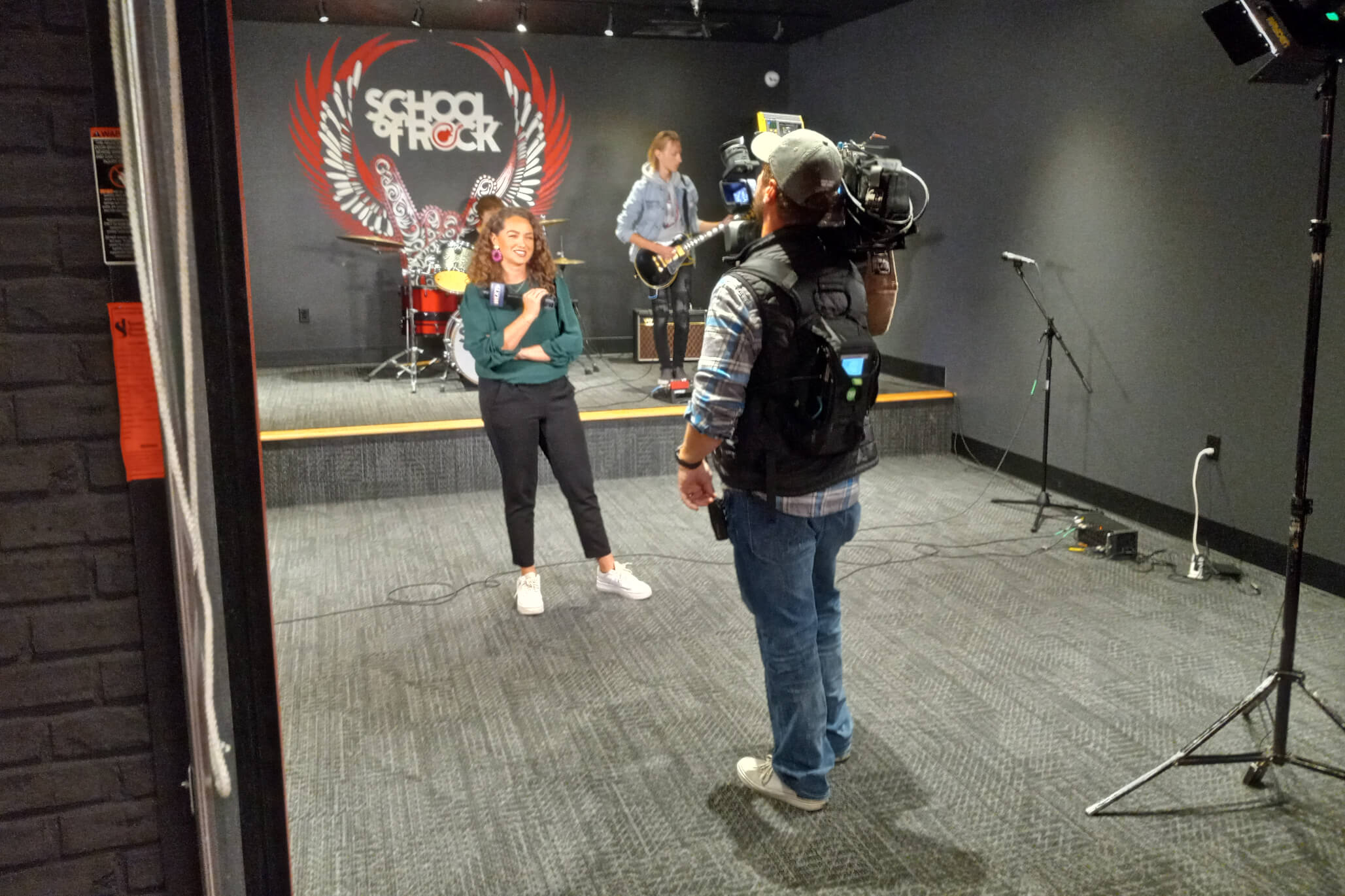 School of Rock starts rockin' early for the WLKY morning news