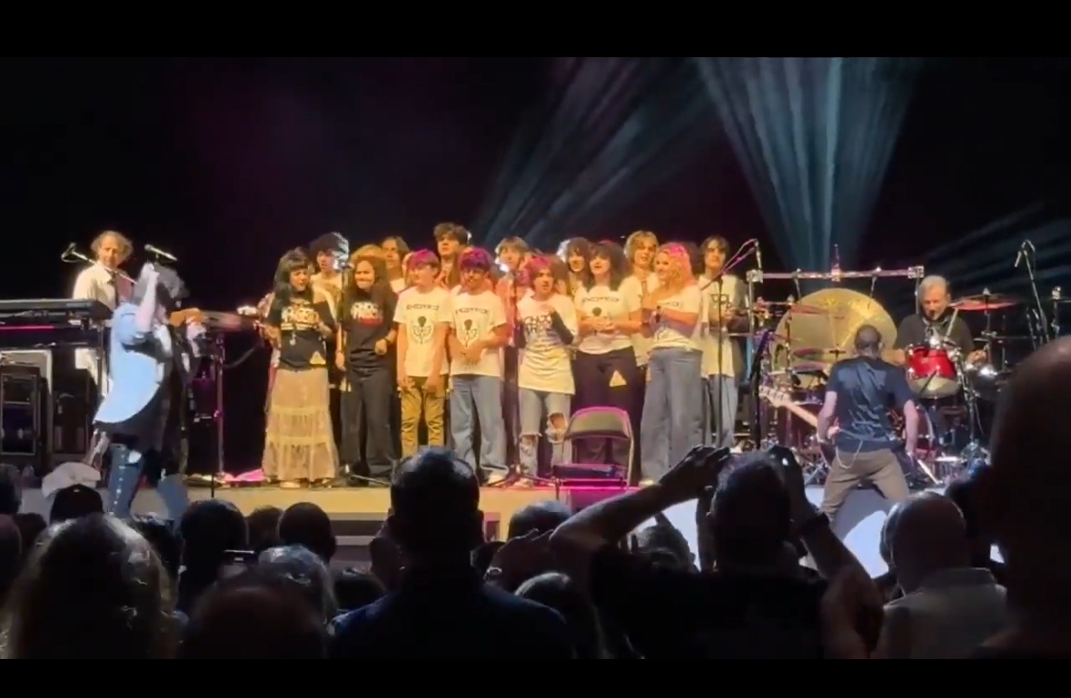 25 local School of Rock students sing backup for Foreigner at Hard Rock ...